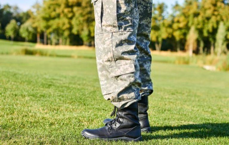 How Does the Military Tuck Tactical Pants Into Their Boots? - Hood MWR
