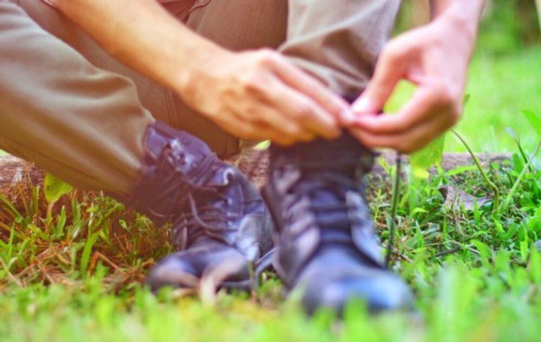 How Does the Military Tuck Tactical Pants Into Their Boots? - Hood MWR