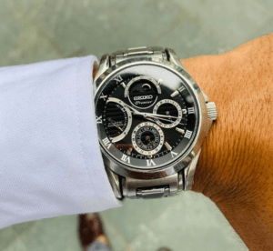 Kinetic Watch: What is It and How Does it Work?