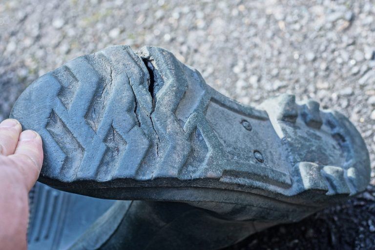 4 Ways To Fix Rubber Boots: The Most Effective Ways! - Hood MWR