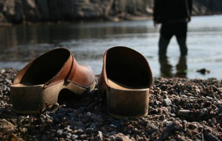 Definition of Clog Shoes: 8 Harmful Design Elements - Hood MWR