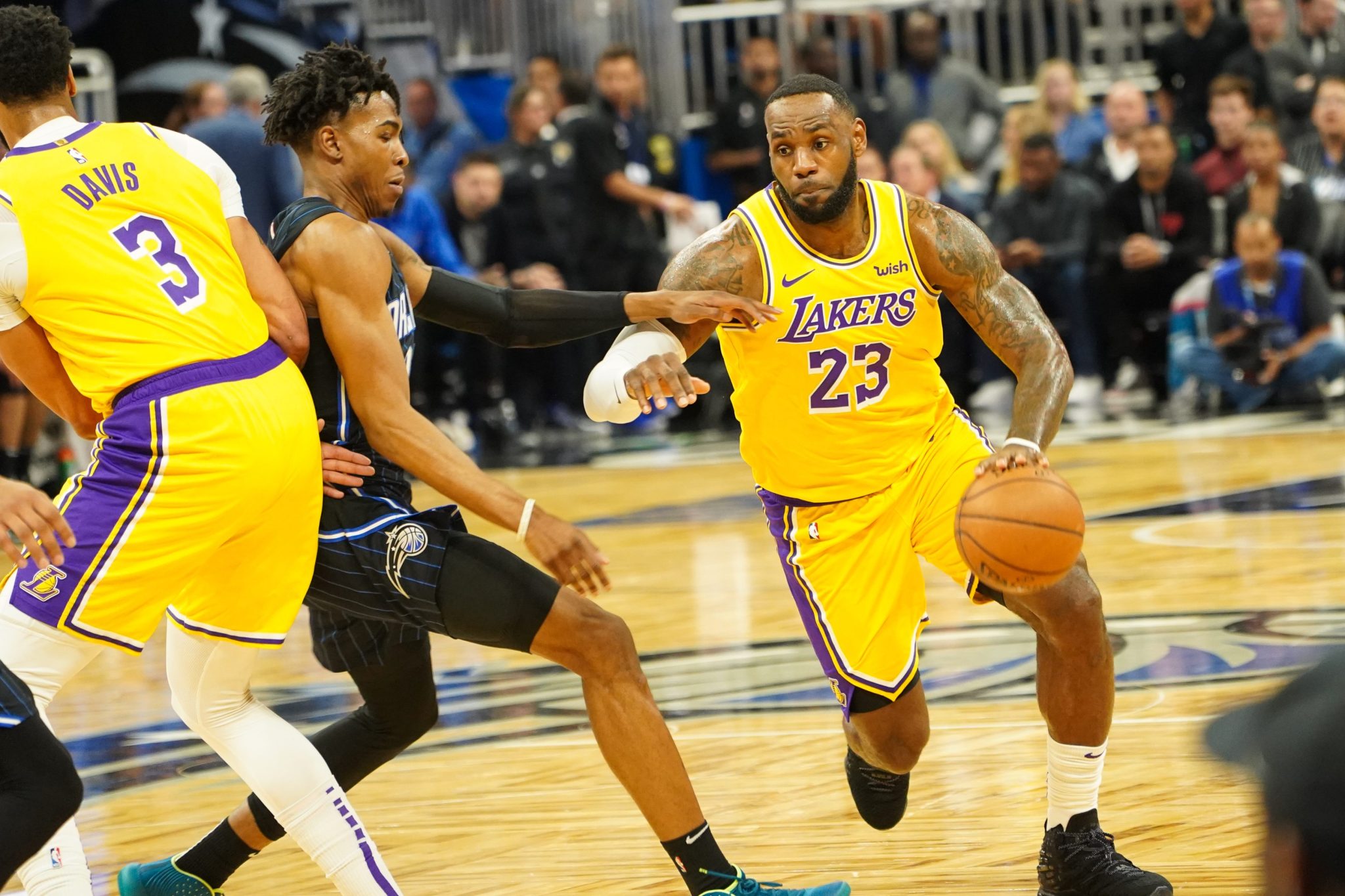 Lebron James' Shoes Size & NBA Shoes Charts - Hood MWR