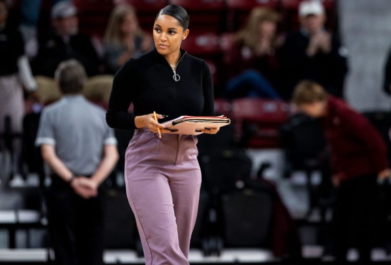 24 Most Beautiful & Pro WNBA Players In 2022 - Hood MWR