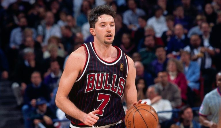 30 Greatest White Basketball Players Throughout History - Hood MWR