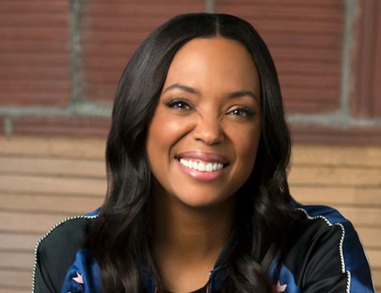 30 Most Attractive Female Comedians: With Instagram - Hood MWR