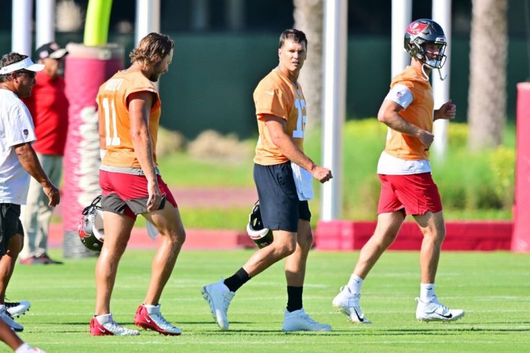 Tom Brady Height: How Tall is the Football Quarterback? - Hood MWR