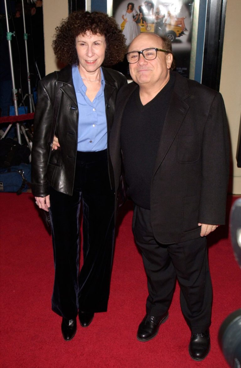 Danny Devito Height: How Tall is The 77-Year-Old American Actor? - Hood MWR