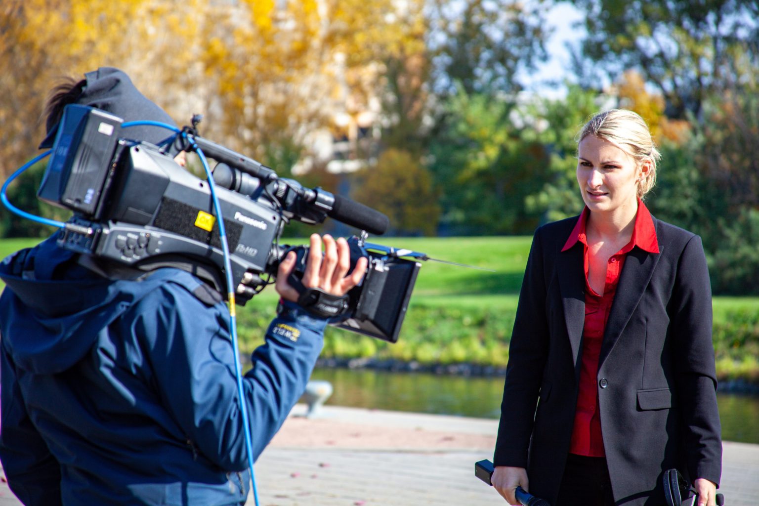 46 Beautiful Female Weather Reporters - Hood MWR