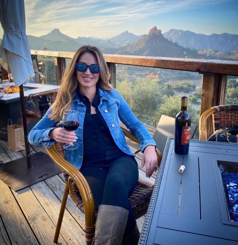 46 Beautiful Female Weather Reporters - Hood MWR