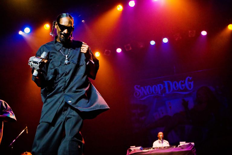 Snoop Dogg Height: How Tall is The Icon American Rapper? - Hood MWR