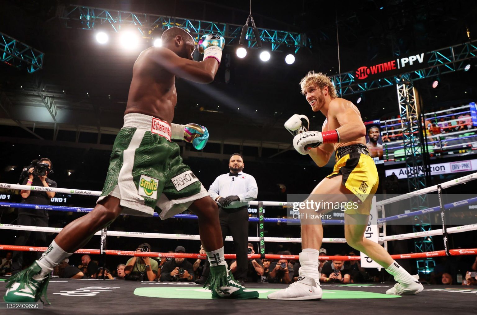 Logan Paul Height: How Tall is the 27-year-old American Youtuber ...