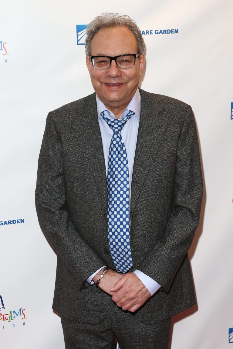 Top 25 Funniest Stand-Up Comedians - Hood MWR