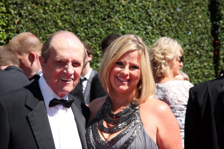 Top 20 Best Male Stand Up Comedians of The 70s - Hood MWR