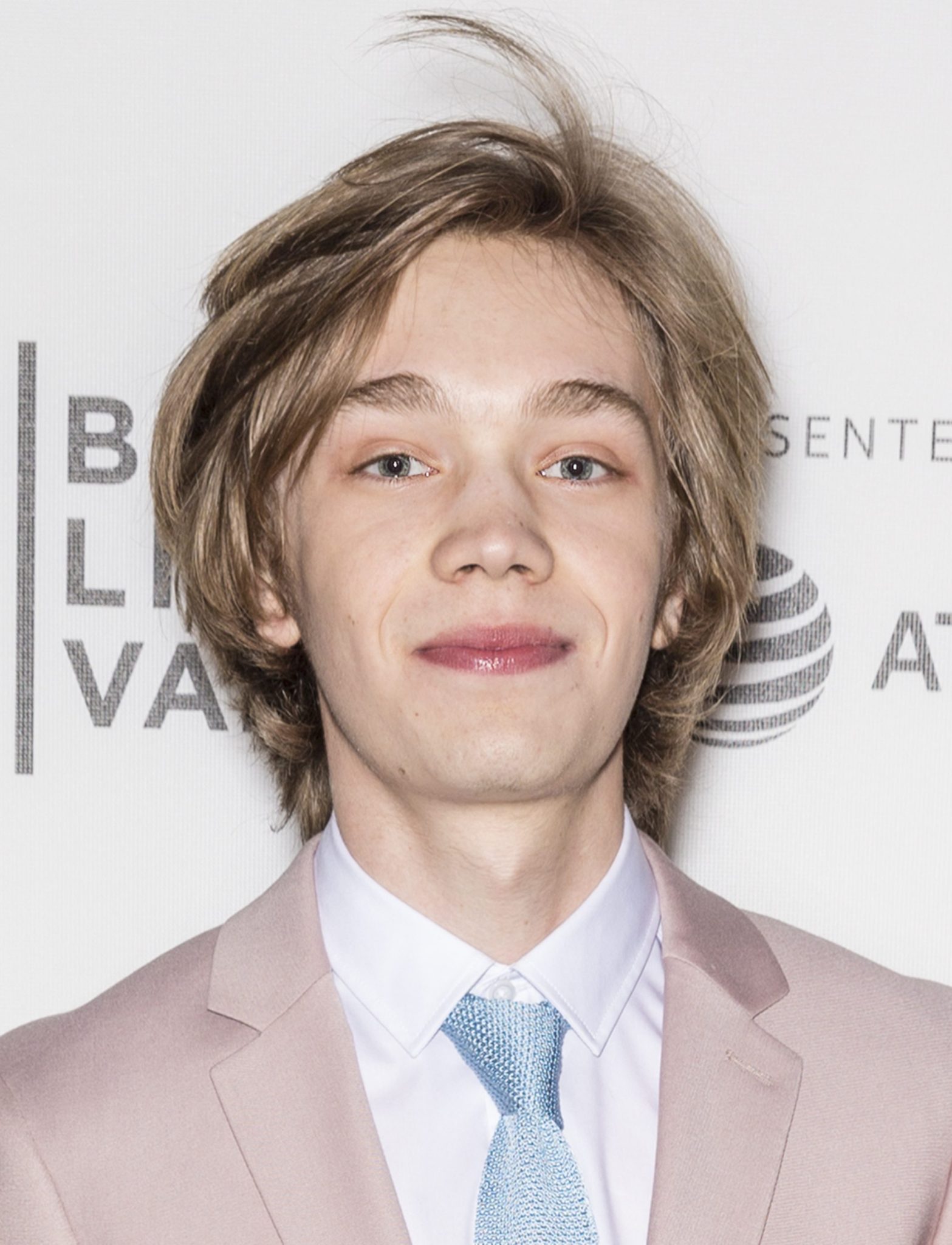 Top 20 Best Young Actors Under 25 Years Old - Hood MWR