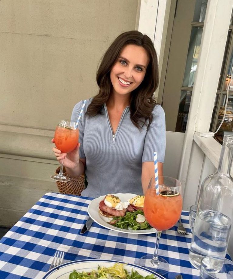 20+ Most Famous Newsmax TV Female Reporters - Hood MWR