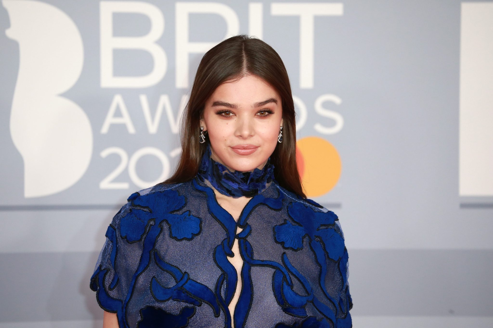 Hailee Steinfeld Height: How Tall is The American Actress and Singer ...
