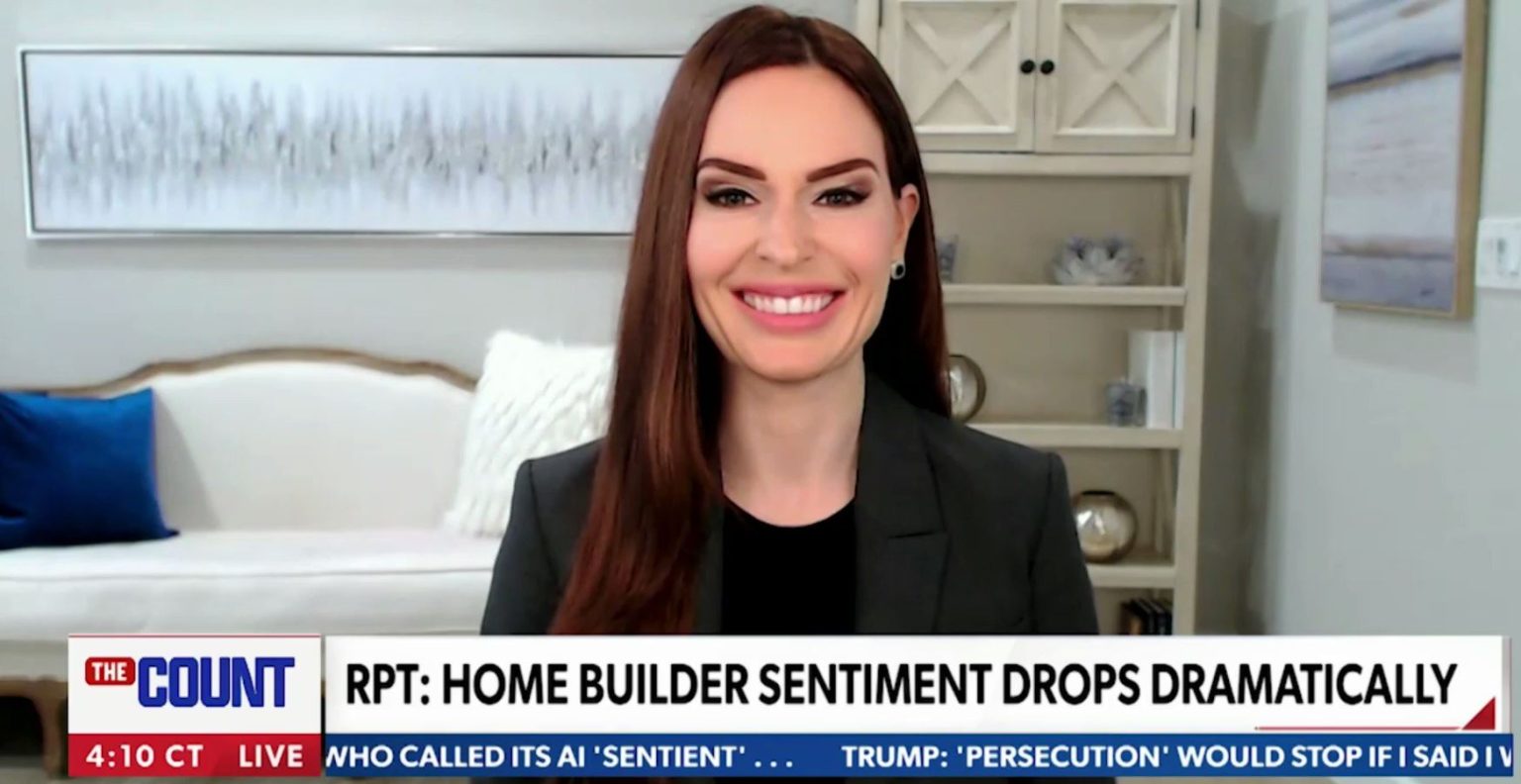 20+ Most Famous Newsmax TV Female Reporters - Hood MWR