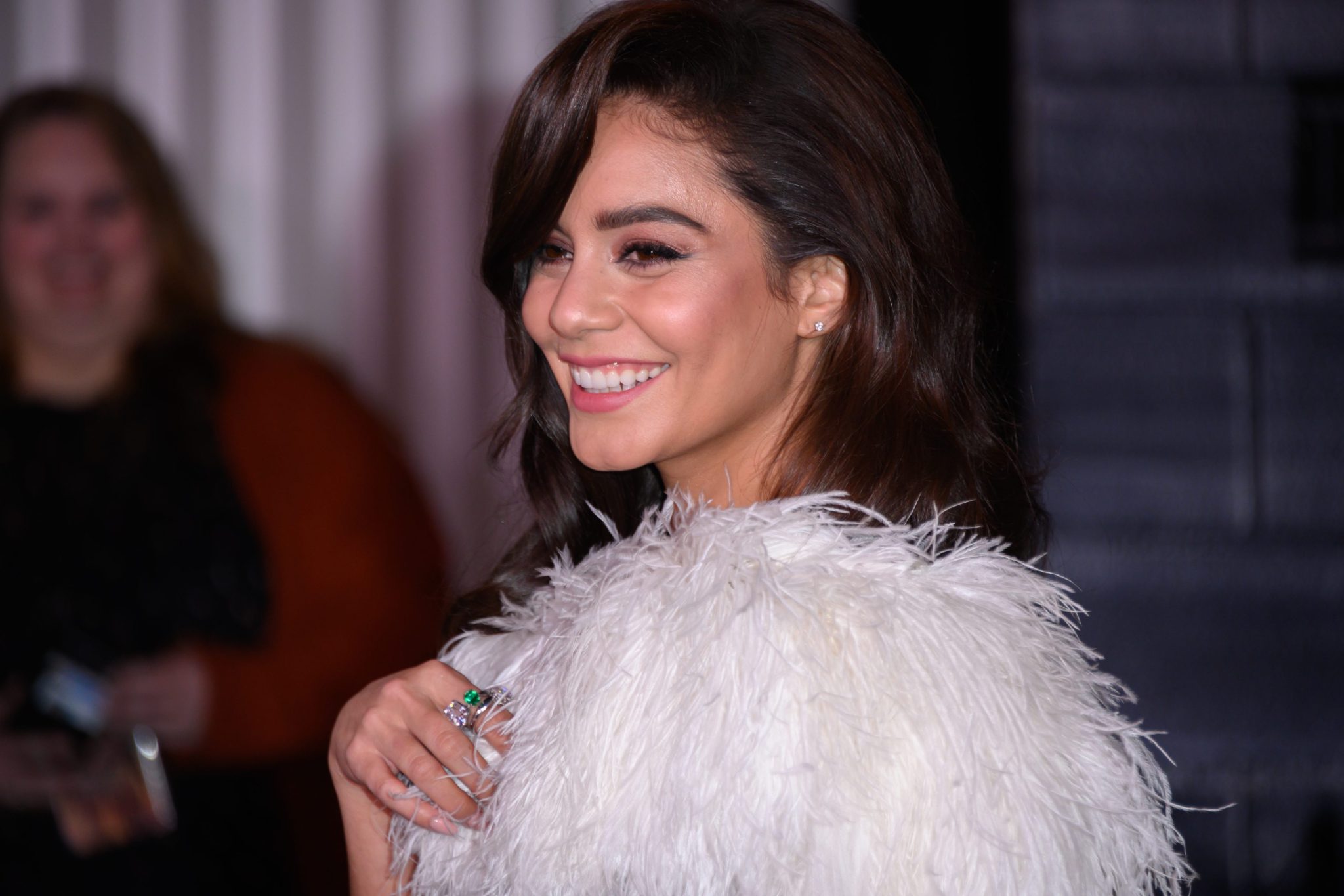 25 Most Beautiful Famous Brown Eyed Women - Hood MWR