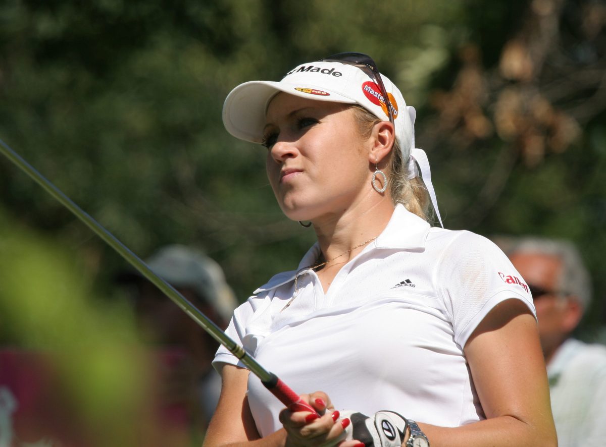 43 Beautiful Women Golfers: The Top Female Golf Players 2023 - Hood MWR