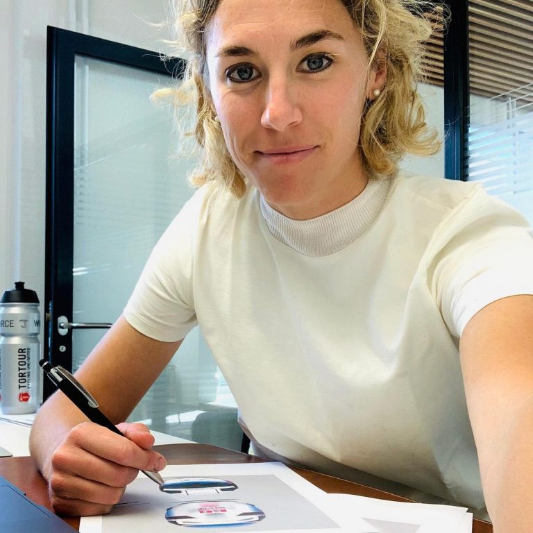 60 Most Beautiful Female Race Car Drivers - Hood MWR