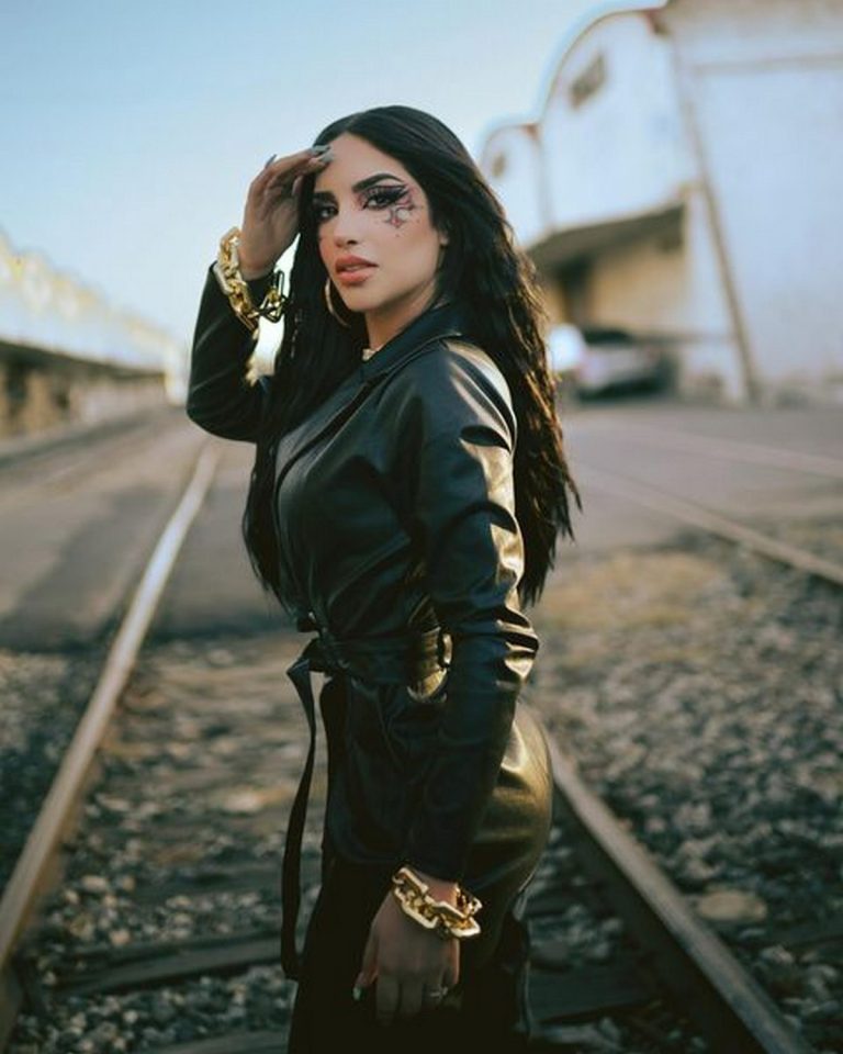 41 Most Beautiful YouTubers Female Stars - Hood MWR