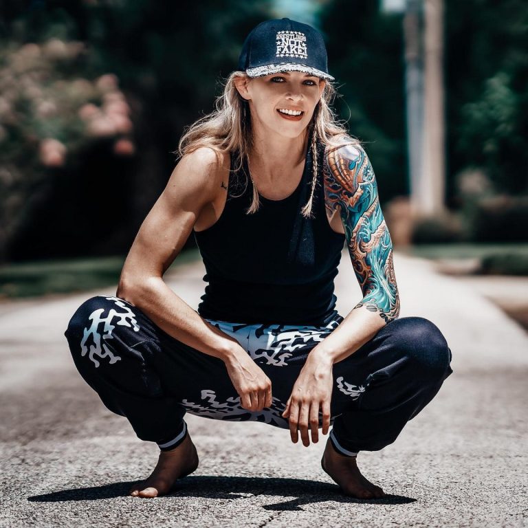 50 Most Attractive and Powerful Female MMA Fighters Of All Time - Hood MWR