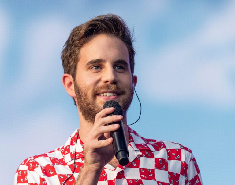 Top 50 Famous Gay Actors: List of LGBT Male Celebs - Hood MWR