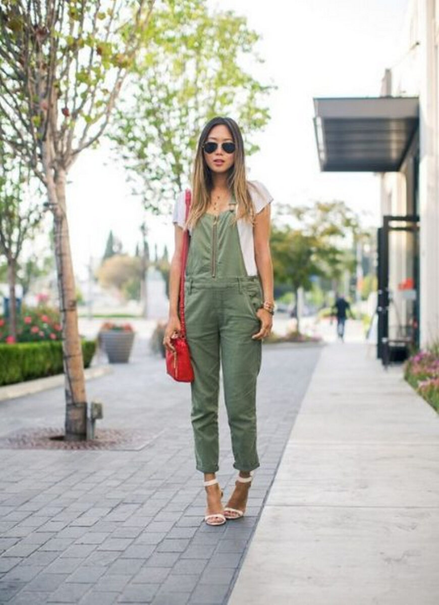 50 Amazing Outfit Ideas to Wear With Overalls - Hood MWR
