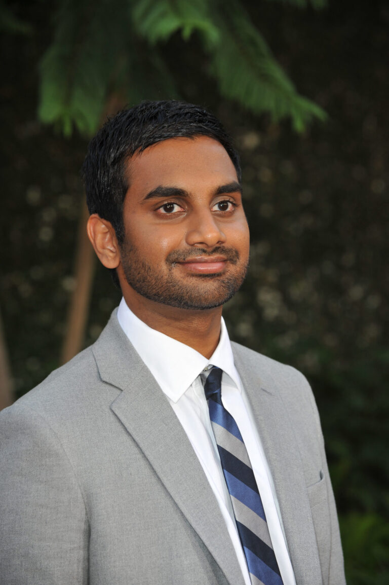 50 Famous Celebrities With Round Faces - Hood MWR