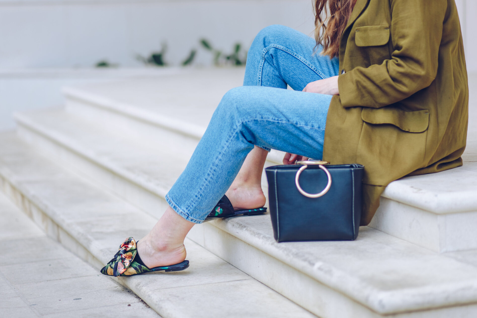 35 Simple Outfit Ideas to Wear With Mules 2023 - Hood MWR