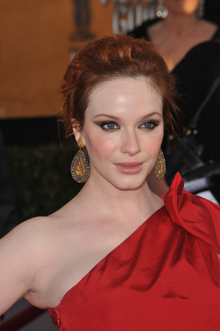 50 Female Celebrities Who Are 5'7" Tall (170 cm) - Hood MWR