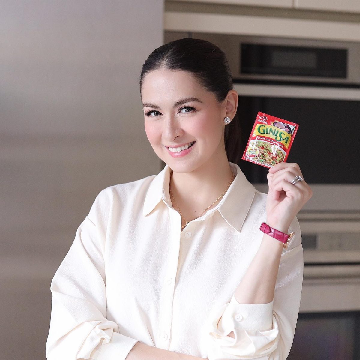 List of 44 Famous Filipino Celebrities - Hood MWR