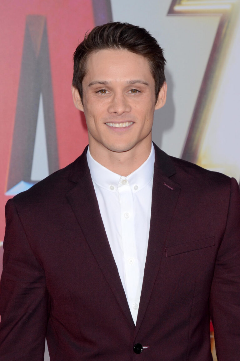 50 Celebrities From Michigan: List of Famous People - Hood MWR