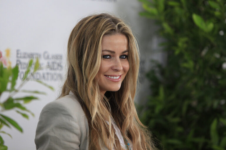 50 Famous Celebrities Who Are 5'3" Tall (160 cm) - Hood MWR