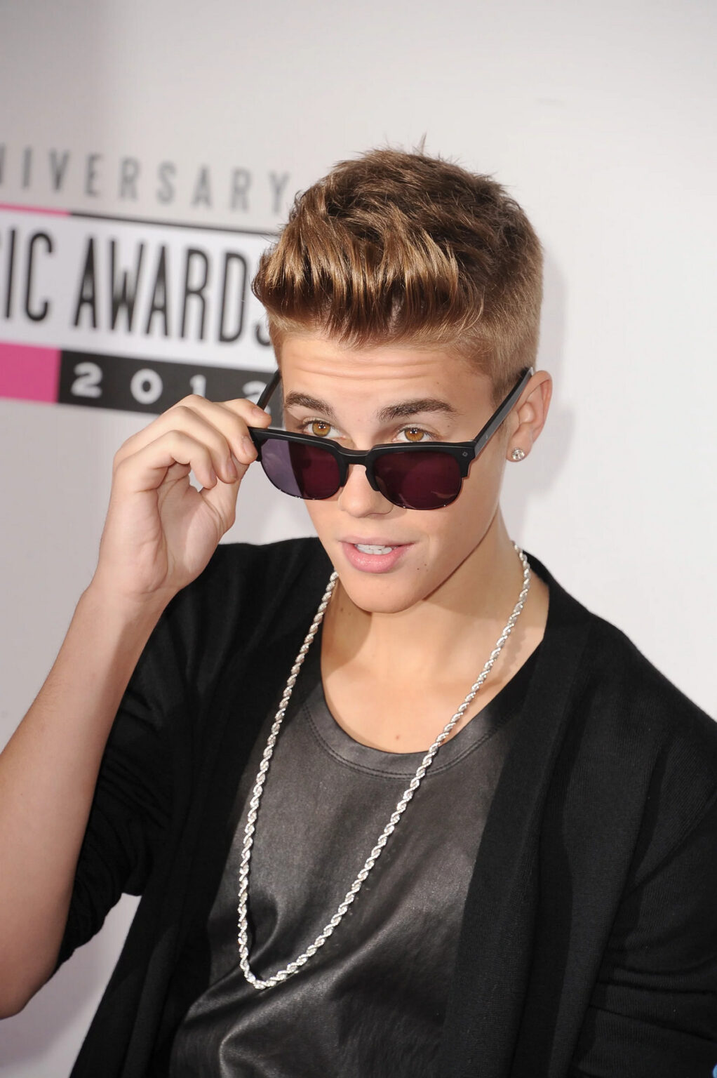 50 Hottest Male Celebrities Wearing Glasses - Hood MWR