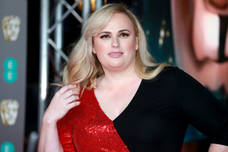50 Famous Celebrities Who Are 5'3" Tall (160 cm) - Hood MWR