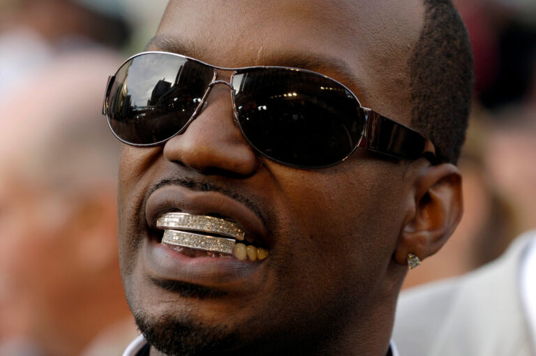 50 Famous People Decorate Their Teeth With Gems - Hood MWR