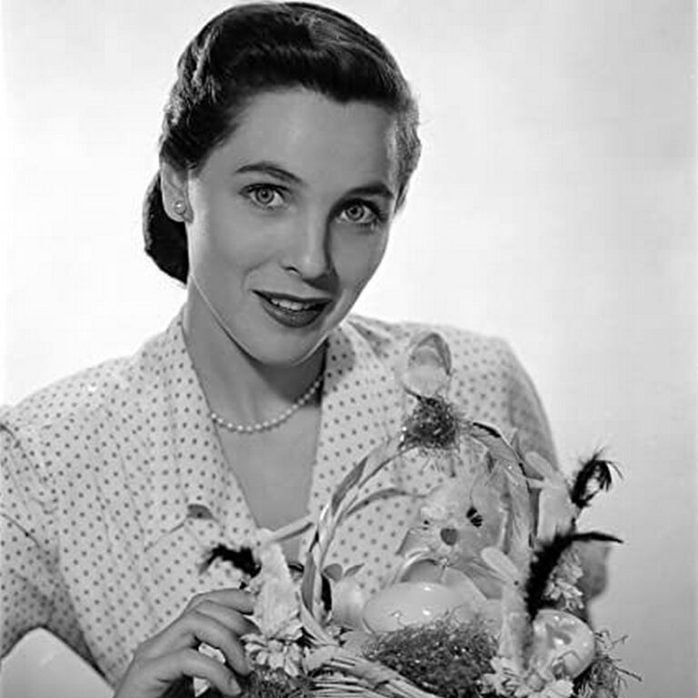 50 Oldest Living Celebrities Alive Until Now 2023 - Hood MWR