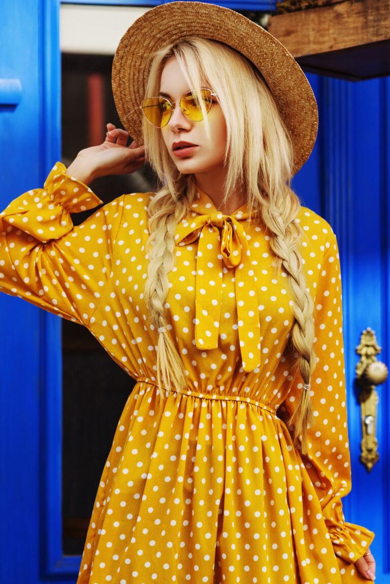 30 Elegant Outfit Ideas to Wear For Passport Photos - Hood MWR