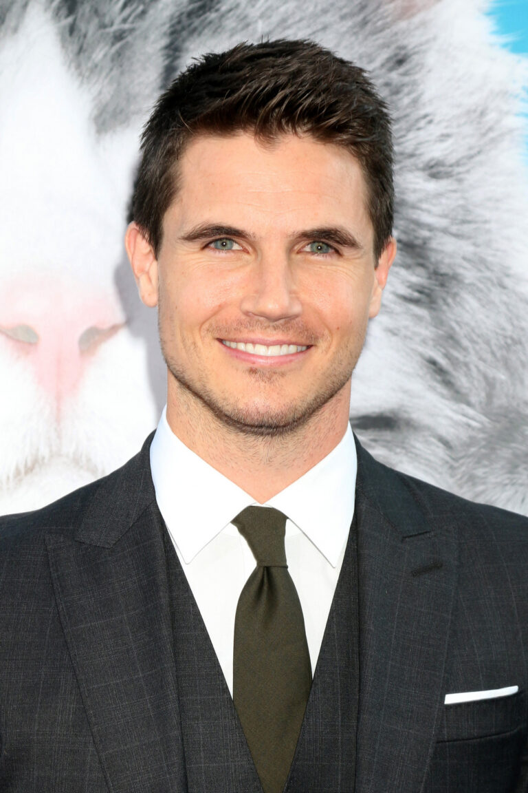 50 Celebrities With Blue Eyes: Most Beautiful Women and Men - Hood MWR