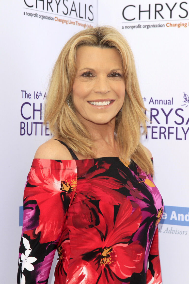 50 Celebrities Who Are 5'6" Tall (168 cm) - Hood MWR