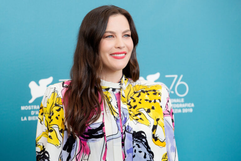 The Ultimate List of 50 ISFP Celebrities - Hood MWR