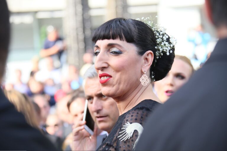 50 Celebrities With Big Noses: Actresses, Actors or Singers - Hood MWR