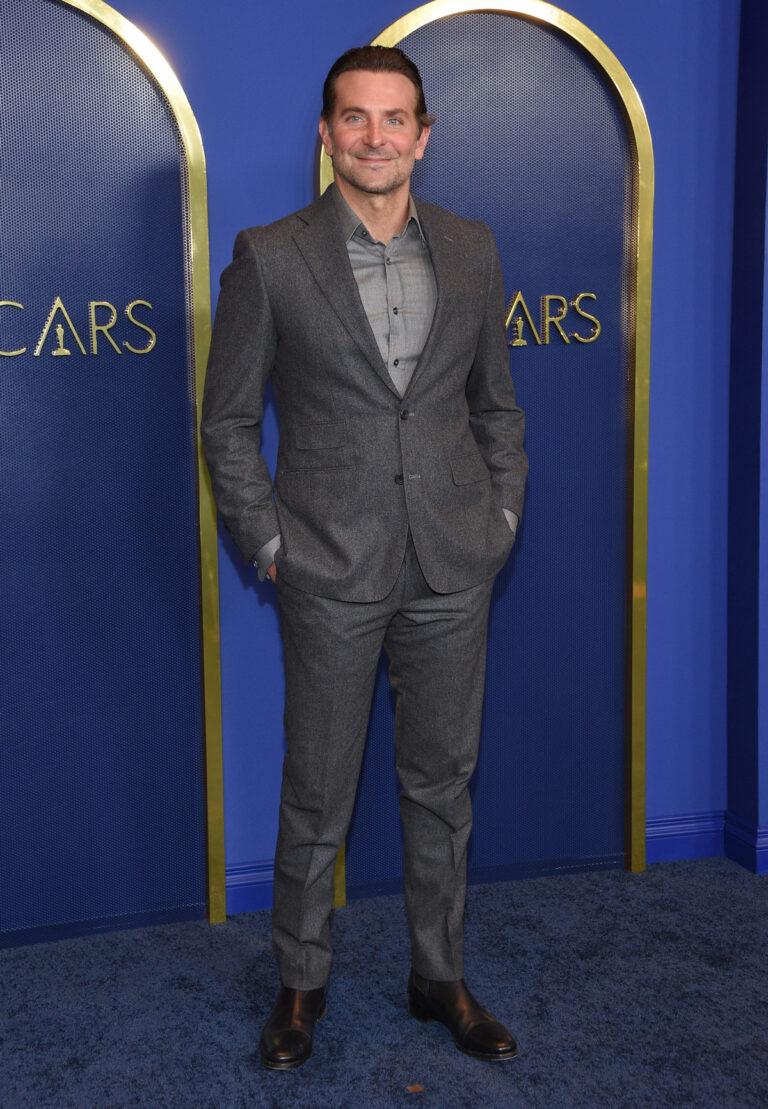 Top 50 Tallest Celebrities: The Famous People List - Hood MWR