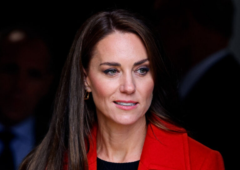 50 Famous Celebrities With Asymmetrical Faces - Hood MWR