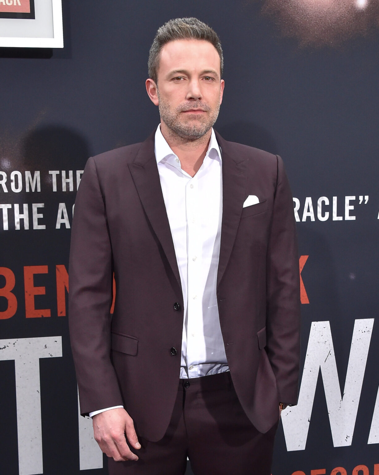 Top 50 Celebrities Who Smoke Cigarettes - Hood MWR