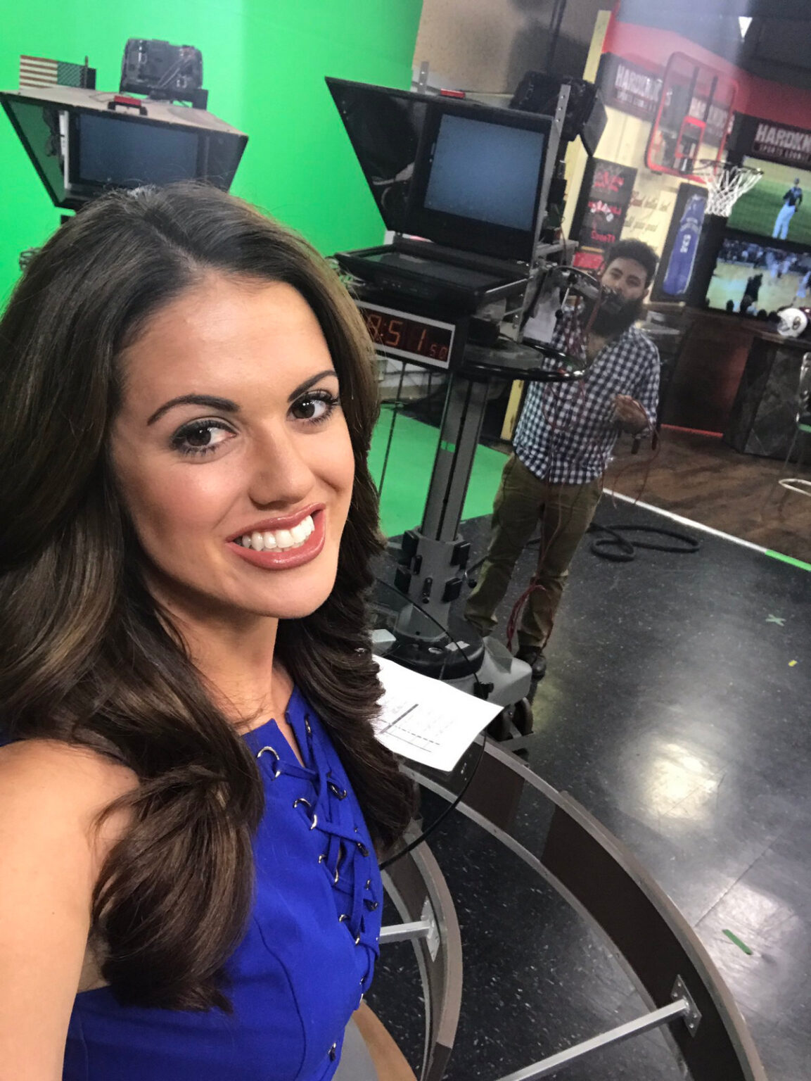 50 Beautiful Female Weather Reporters - Hood MWR