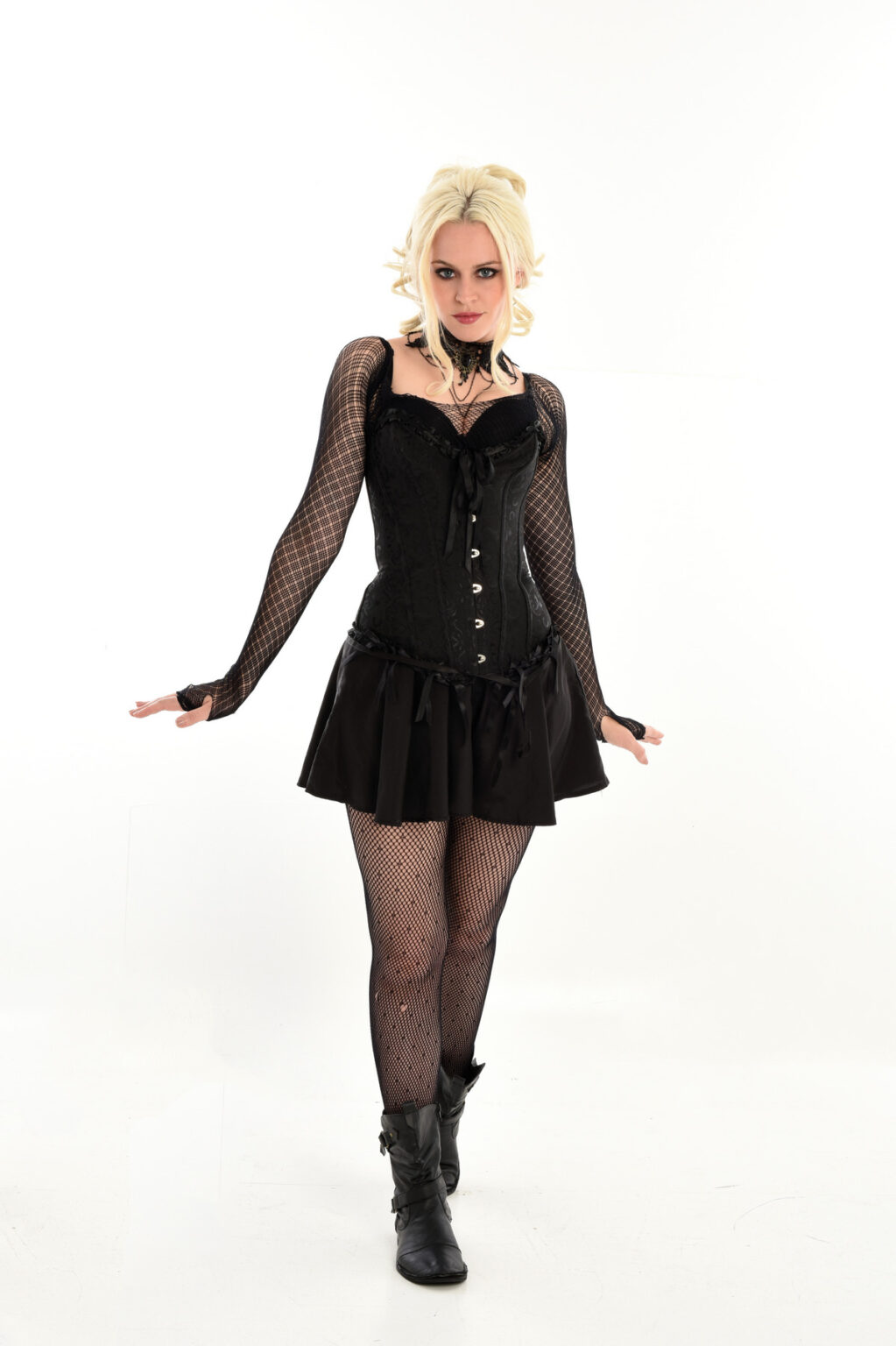 30 Cool Outfit Ideas For Alternative Girls In 2023 - Hood MWR