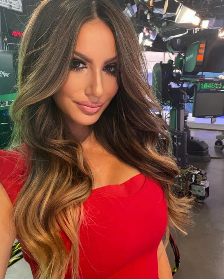 50 Beautiful Female Weather Reporters - Hood MWR