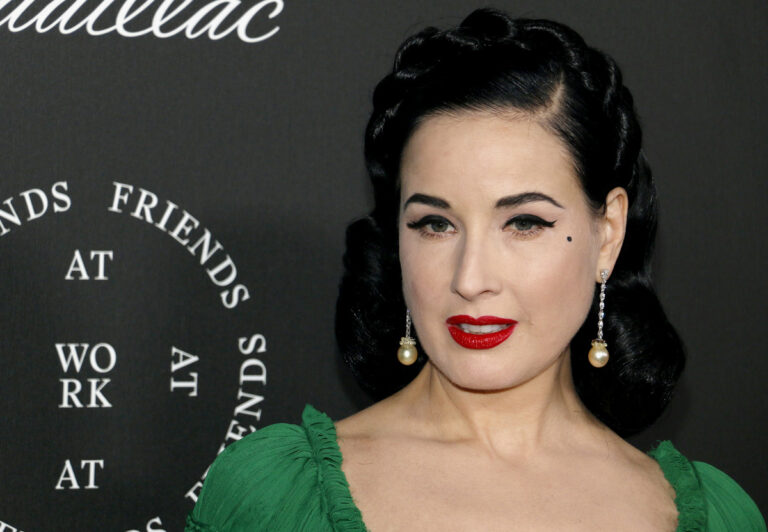 50 Most Beautiful Light Skinned Celebrities - Hood MWR